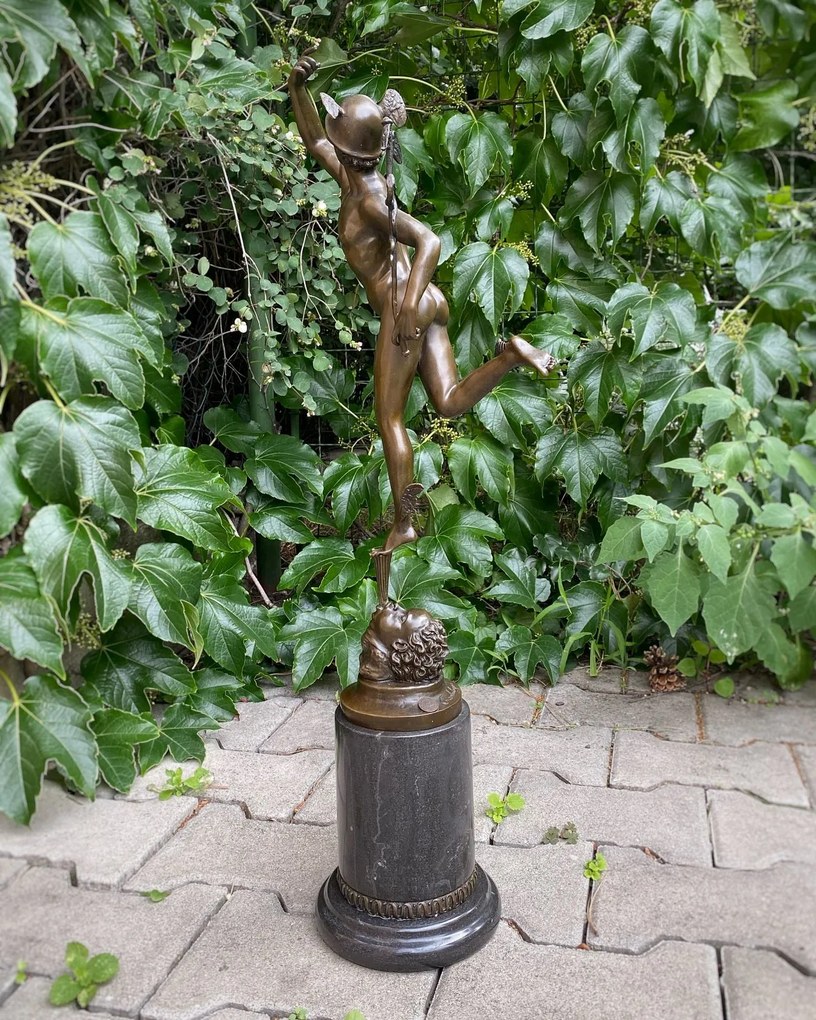Bronzová soška socha Hermés