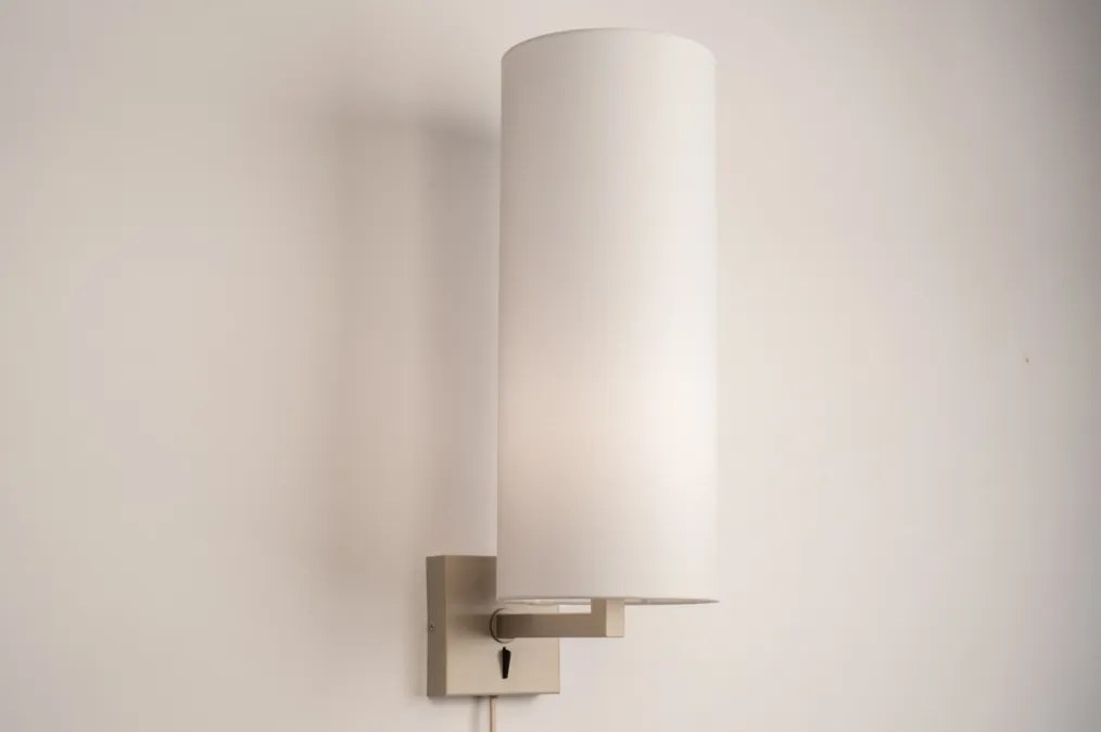 Nástěnné svítidlo do ložnice s vypínačem Bassel 53 White and Taupe