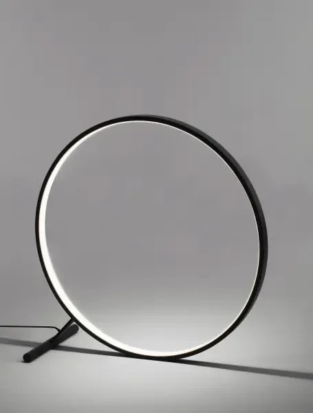 Designová stojací lampa Hola