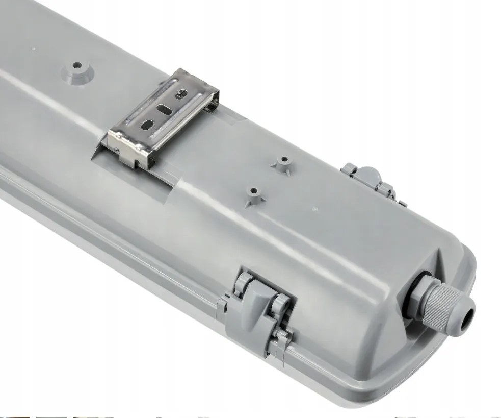 LED hermetické svítidlo 120cm 36W 5760lm 6500K do garáže s plechem