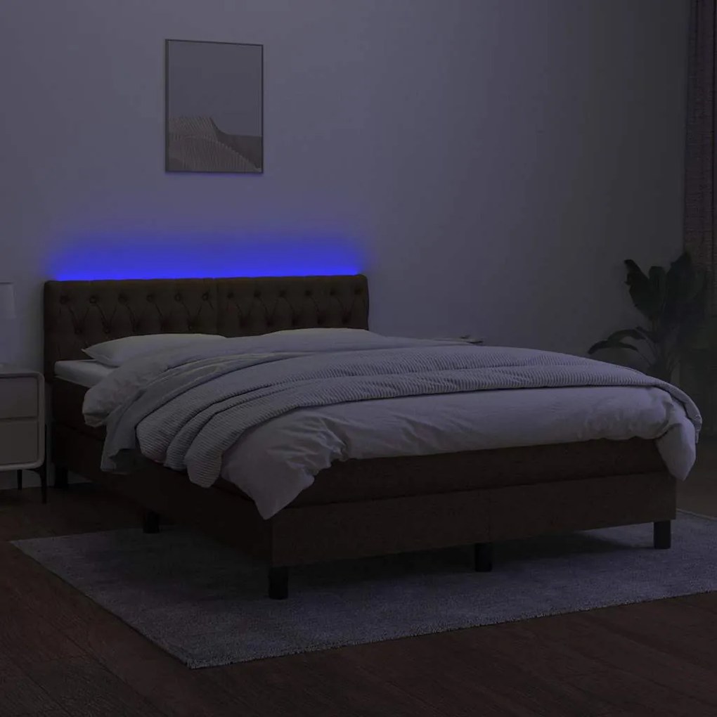Box spring postel s matrací a LED tmavě hnědá 140x200 cm textil 3133400