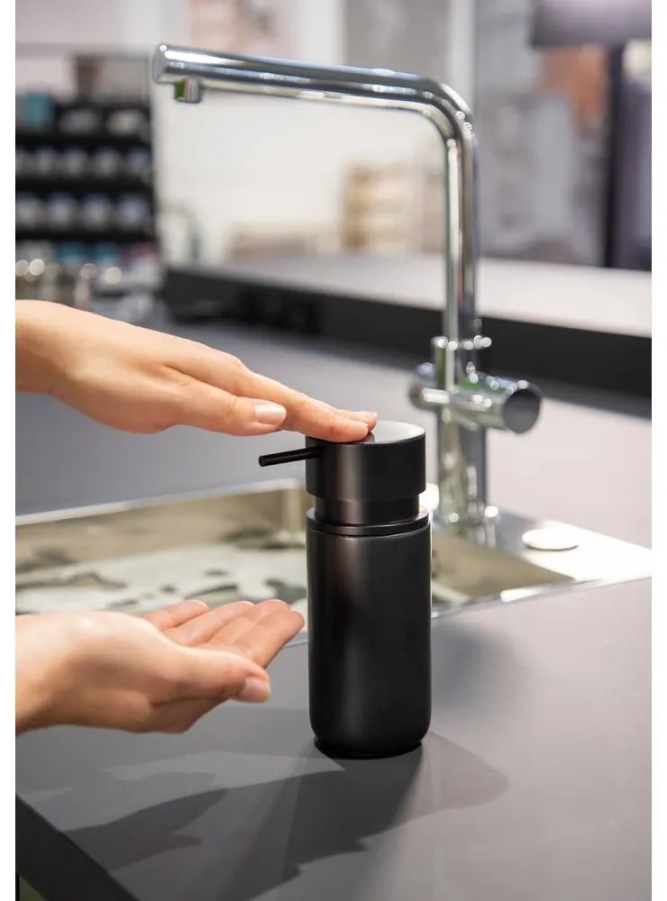 Černý keramický dávkovač mýdla Wenko Black Outdoor Kitchen Silo