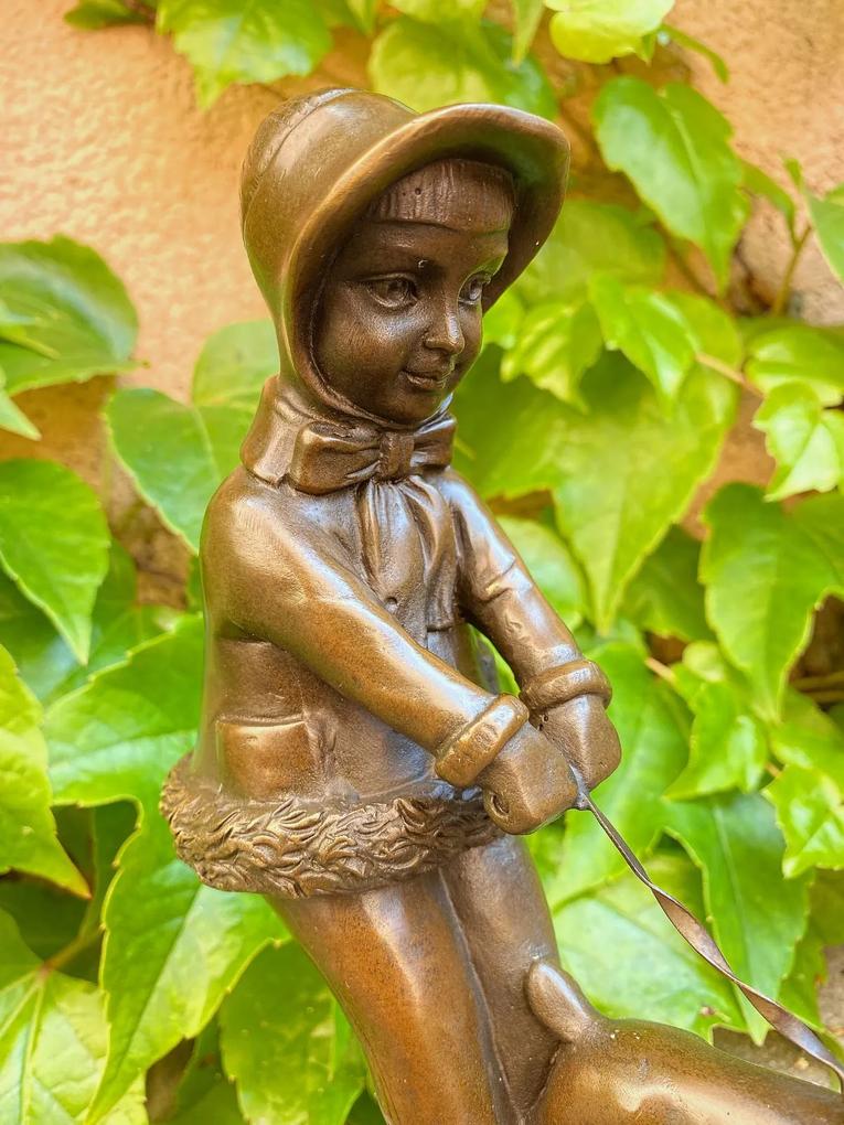 Bronzová socha soška holčička s pejskem