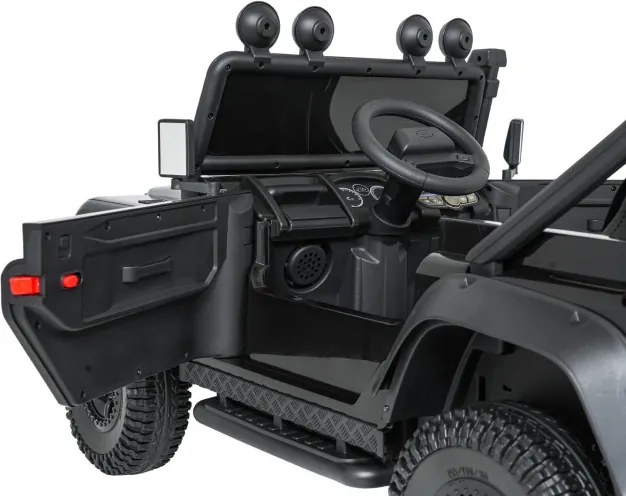Elektrické autíčko Land Rover Defender 110 SVX černé