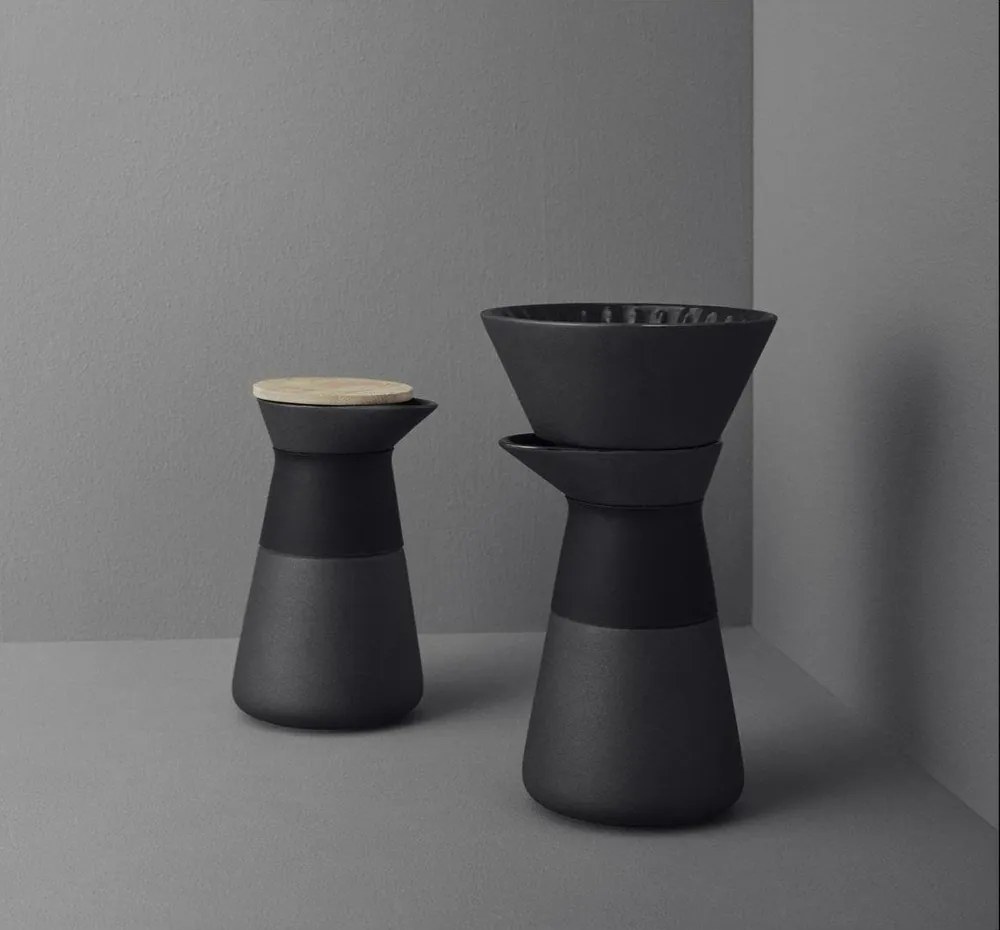 Černý kameninový set na překapávanou kávu 600 ml Theo – Stelton