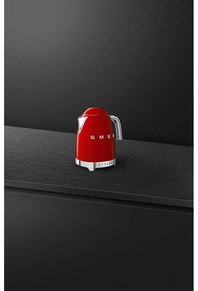 Červená rychlovarná konvice z nerezové oceli 1,7 l Retro Style – SMEG