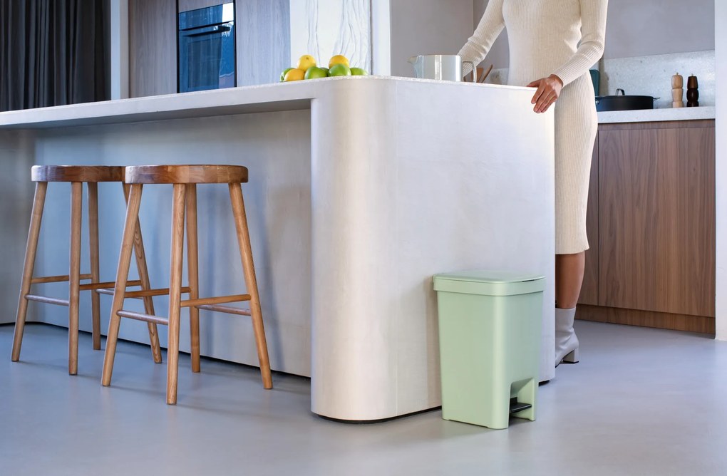 Brabantia Pedálový koš StepUp 16L světle zelený