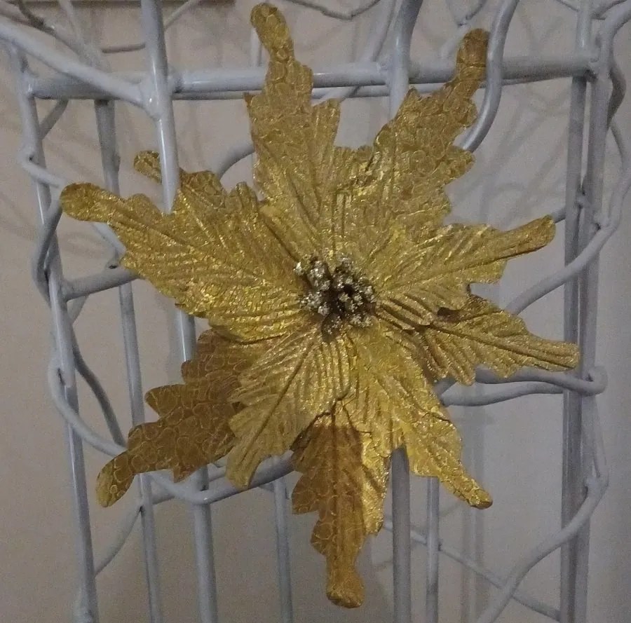 Dekorace umělý květ zlatá, 29 cm
