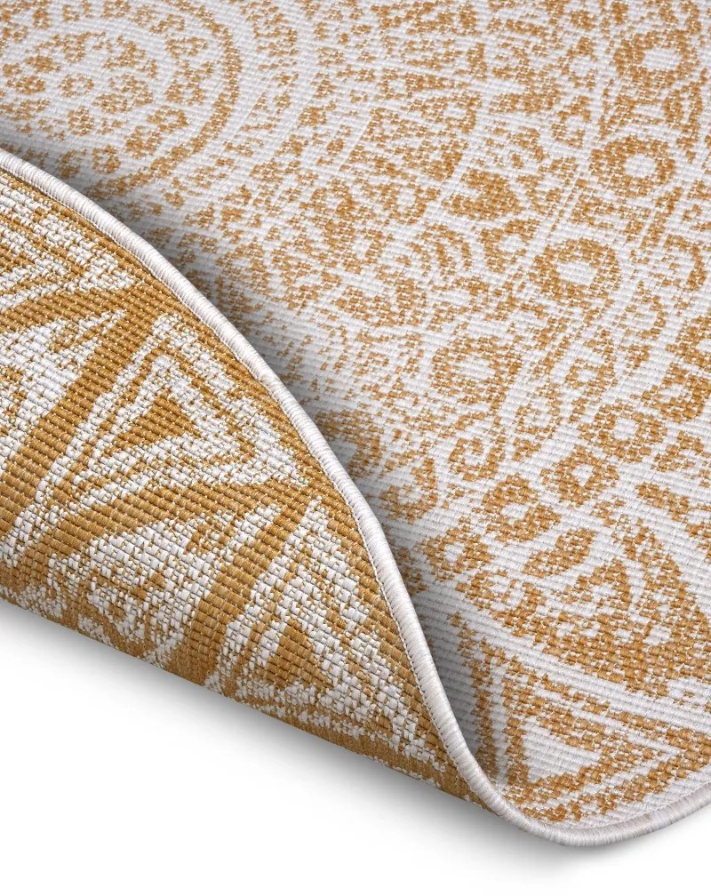 MK Original: Produkty s rodokmenem, Kusový koberec Mujkoberec Original Nora 105792 Ochre kruh – na ven i na doma, 140x140 (průměr) kruh, žlutá, chodba / předsíň