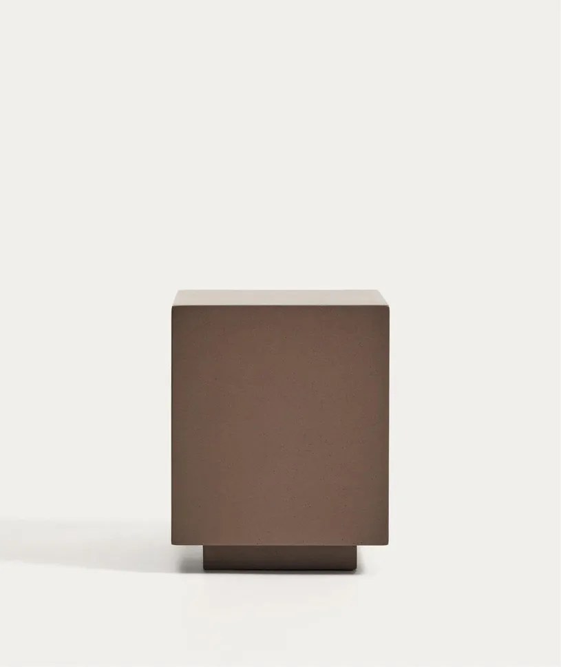 Betonový zahradní stolek 35x35 cm Rustella – Kave Home