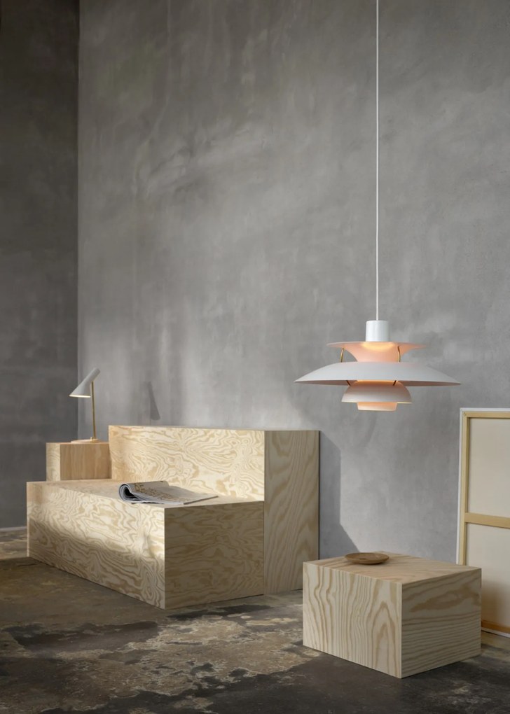 Louis Poulsen Závěsná lampa PH 5 White/Pale rose – výroční edice, růžová barva, bílá barva