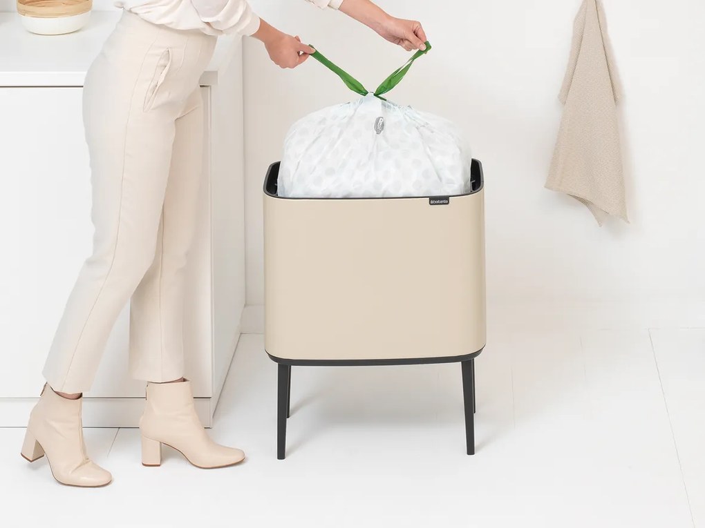 Brabantia BO TOUCH BIN Dotykový odpadkový koš 36 l - jemná béžová