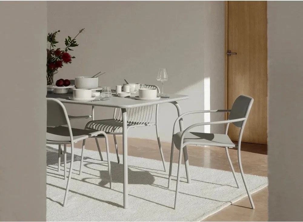 Světle šedá kovová zahradní židle Yua Wire – Blomus