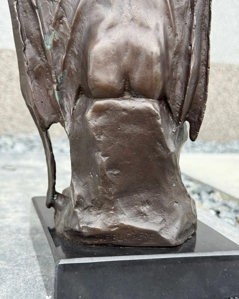 Bronzová socha - Satan