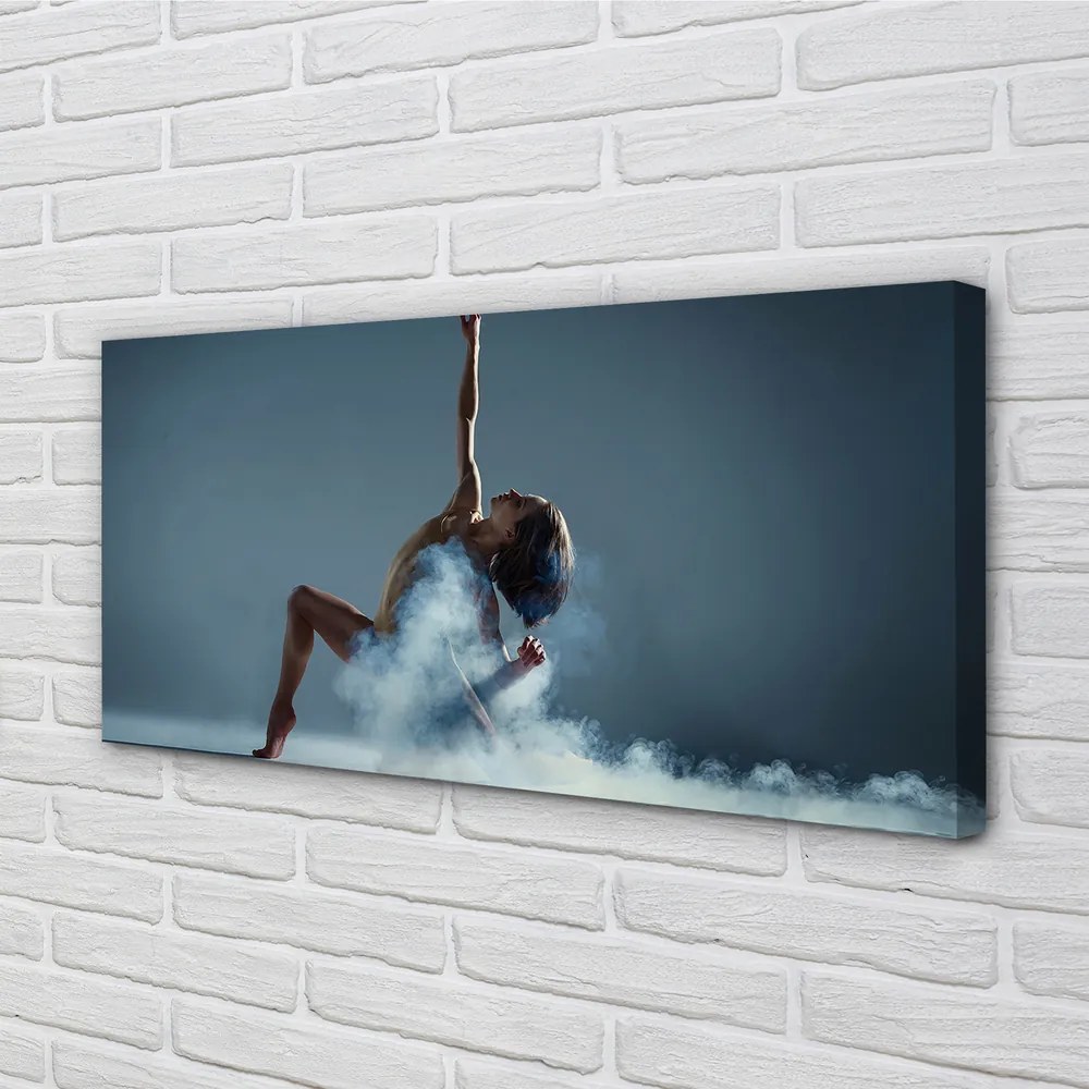 Obrazy na plátně Žena tančí kouř 120x60 cm