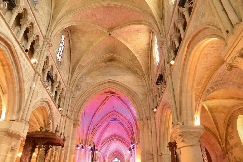 DIMEX | Samolepicí vliesová fototapeta na zeď Kostel v Auvers-sur-oise MA-5-0632 | 375 x 250 cm | fialová, béžová
