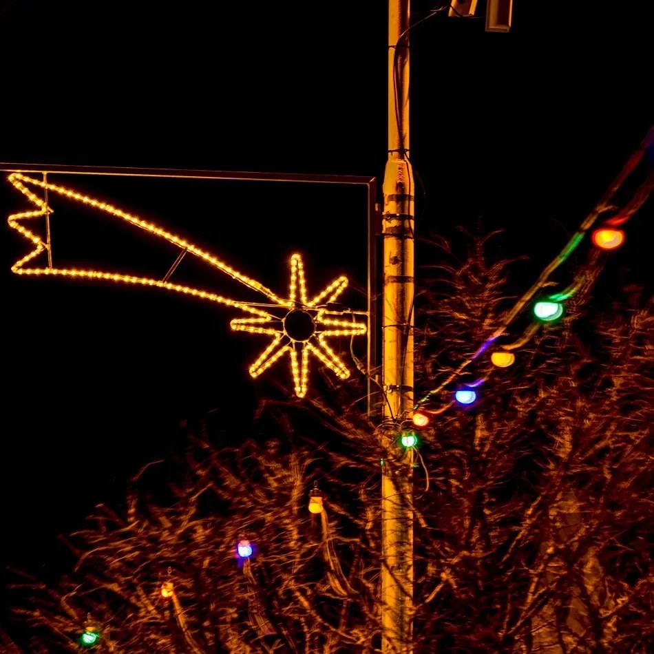 LED žárovka LBE, žlutá, 6 diod, patice E27, IP44