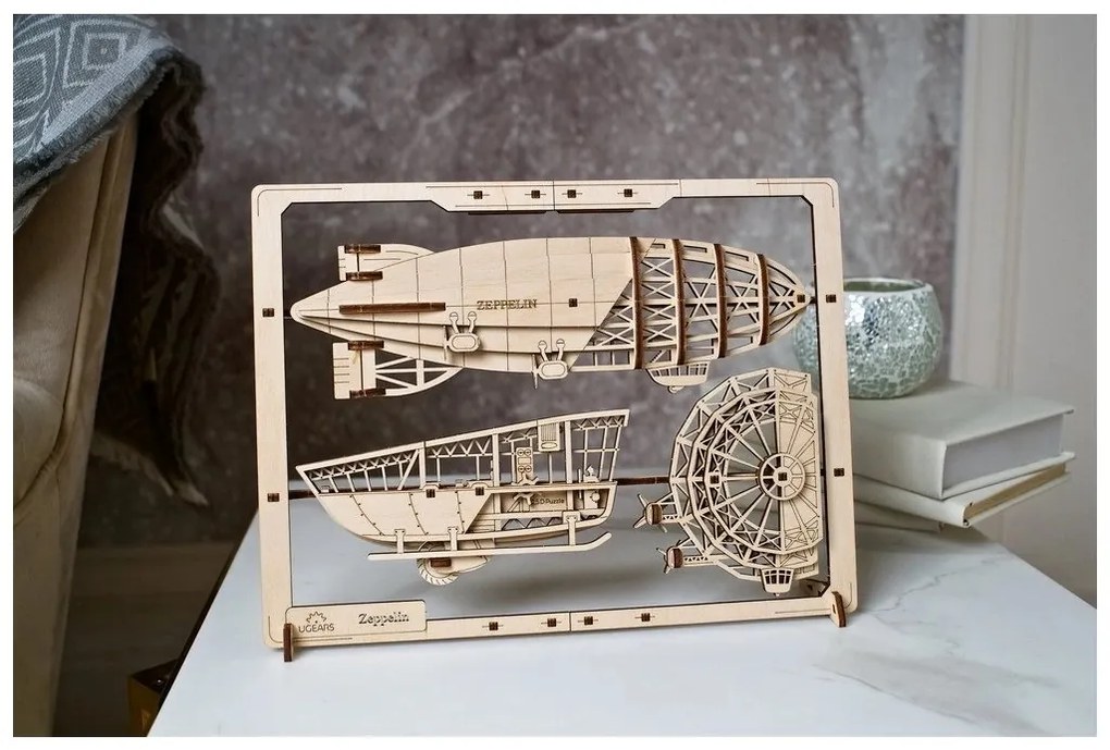 Ugears 2,5D dřevěné mechanické puzzle Vzducholoď Zeppelin