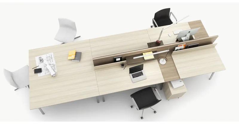PLAN Kancelářský  pracovní stůl SINGLE LAYERS s přepážkami, nastavitelné nohy, dub přírodní / dub mořený