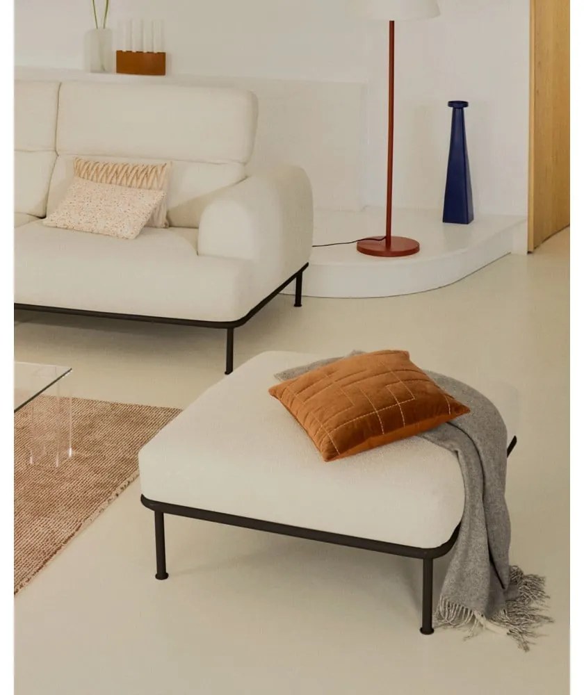 Béžová podnožka z textilie bouclé Aurum – Kave Home
