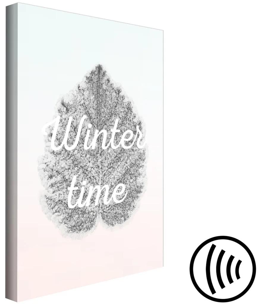 Obraz Zimní příroda (1-dílný) - list s bílým nápisem Winter Time