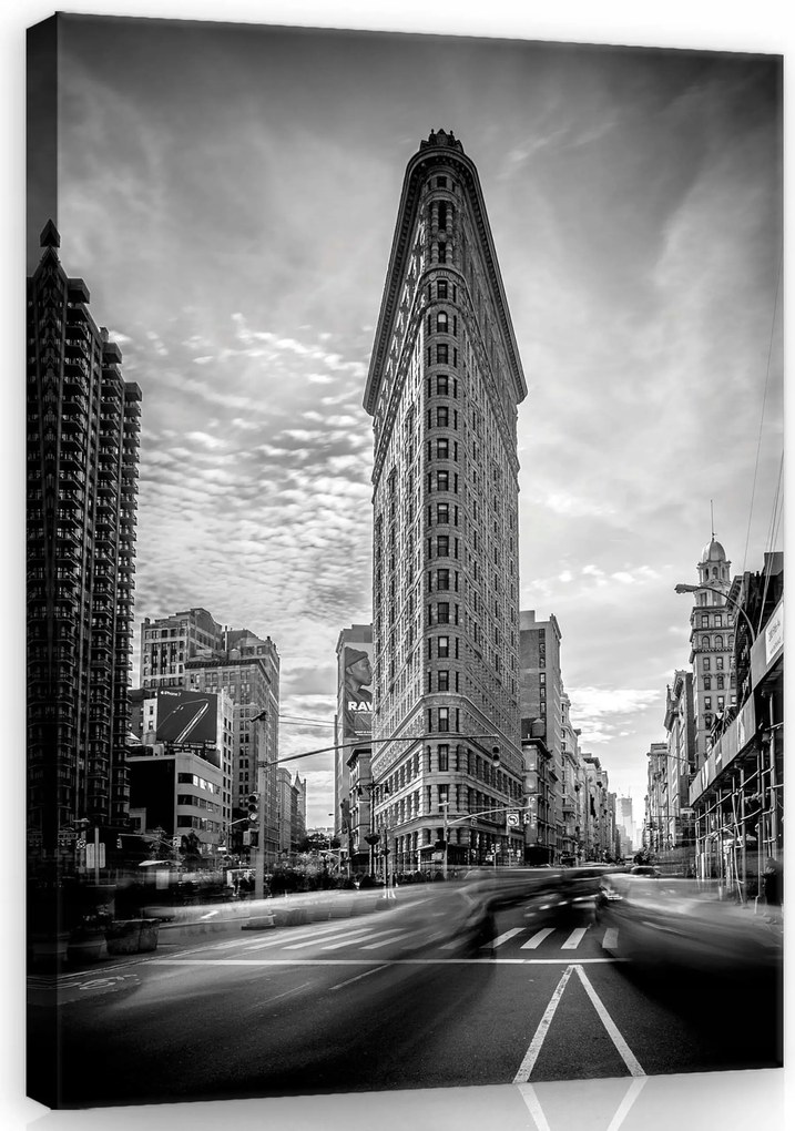 Obraz 60x80 Flatiron New York architektura město černobílé mraky