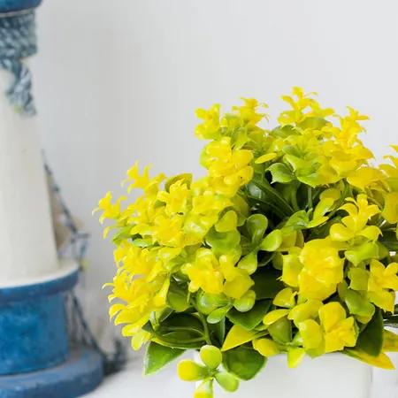 Bytová dekorace - krásná umělá rostlina v květináči  - výška 11 cm Barvy: žlutá