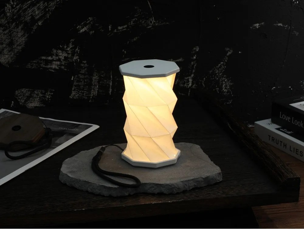 Bílá přenosná světelná dekorace na USB ø 8 cm Twist – Gingko