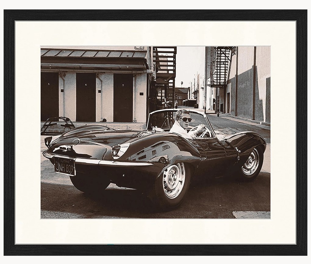 Ručně vyrobená zarámovaná fotografie Steve McQueen in His Jaguar