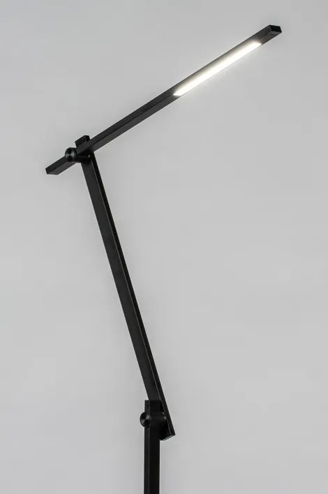 Stojací LED lampa se stmívačem Ariett Black