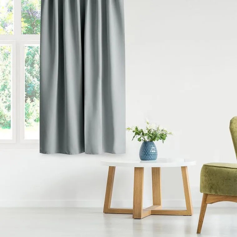 Zatemňovací závěs blackout RESTILO stříbrný 140 x 245 cm sada 2 ks