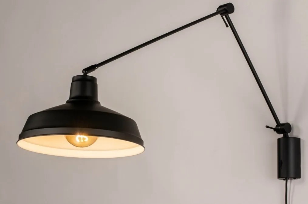 Nástěnné industriální svítidlo s ramenem Vertonni Vintage Nero