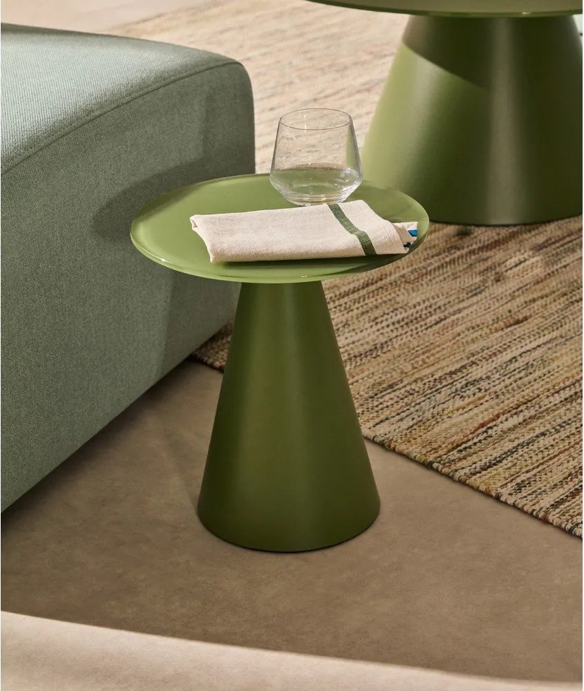 Kulatý odkládací stolek se skleněnou deskou ø 30 cm Wilshire – Kave Home