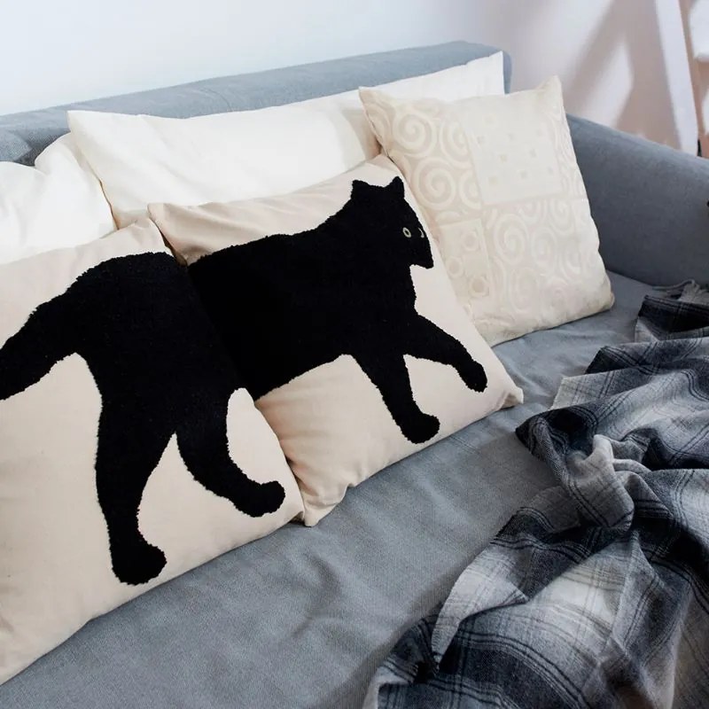 SCANquilt povlak BLACK CAT - set 2 ks smetanovočerná 45 x 45 cm