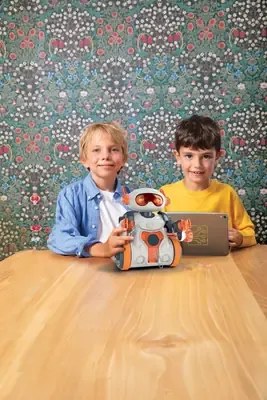 Clementoni SciencePlay Robot Mio 2025 / od 8 let