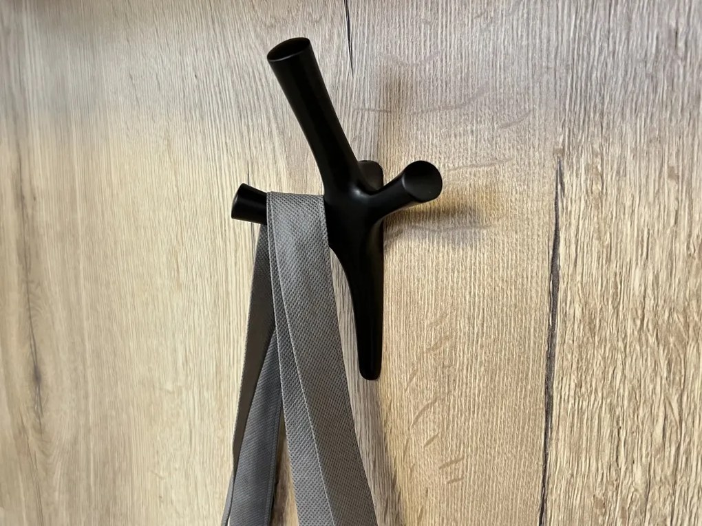 In-Design Nábytkový věšák Sort černý matný