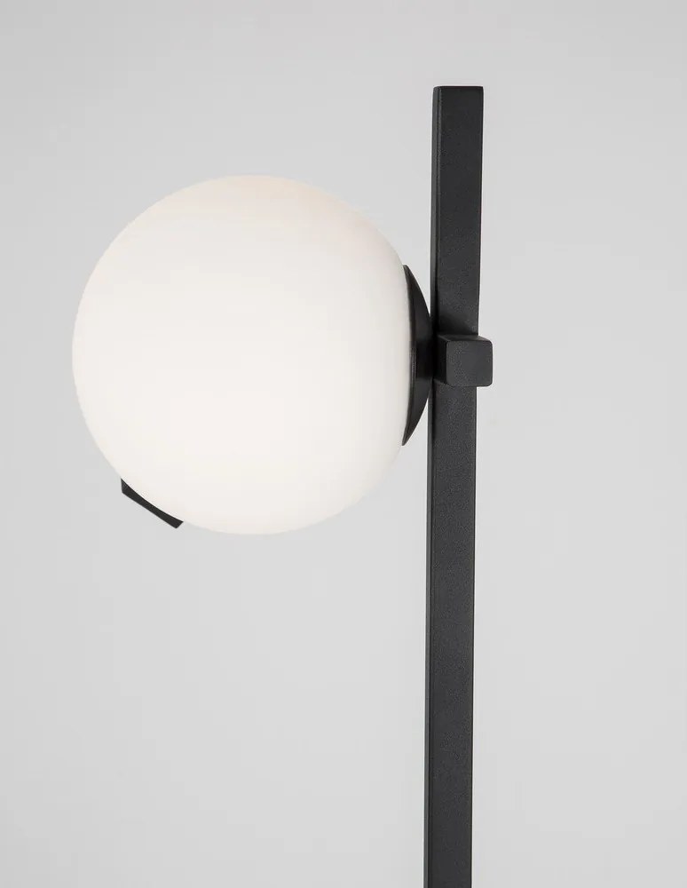 Bílá/černá kovová LED stojací lampa s ohybatelnou konstrukcí se skleněným stínidlem (výška 150 cm) Joline – Nova Luce