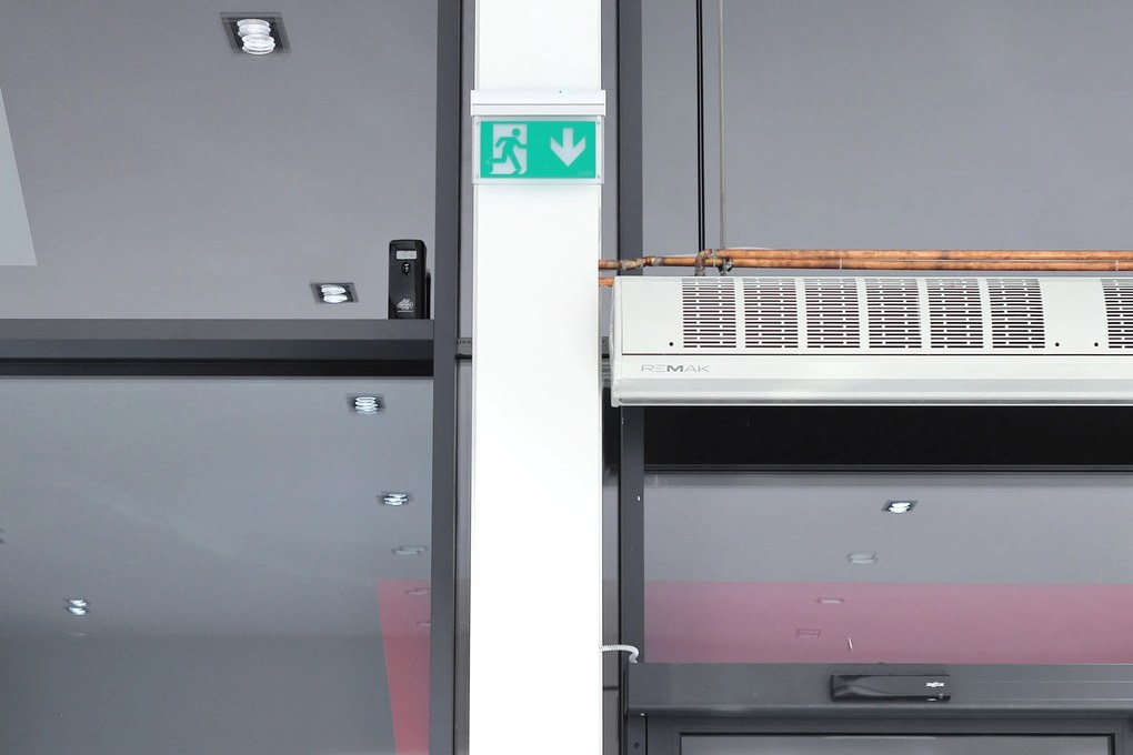 Spring Air programovatelný difuzér na baterie Smart Air Mini ◎ 50 m² Barva: stříbrná