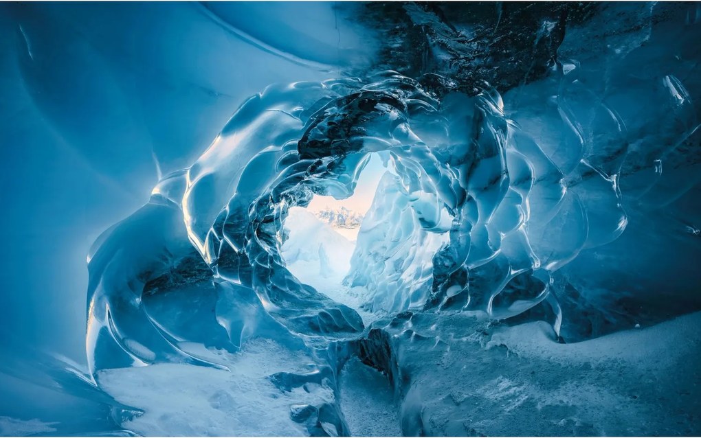 Komar Vliesová fototapeta The Eye of the Glacier 450 x 280 cm