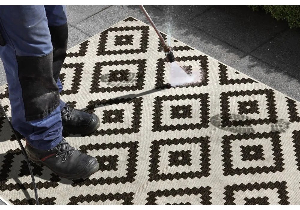 Černo-krémová venkovní koberec NORTHRUGS Malta, 80 x 345 cm
