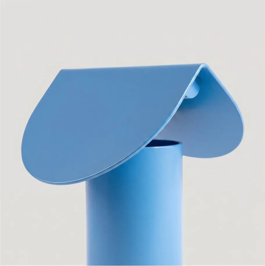 Světle modrá hliníková LED stolní lampa (výška 15 cm) BISCUIT – Thoro