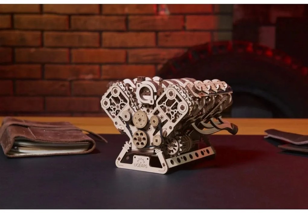 Ugears 3D dřevěné mechanické puzzle Motor V8