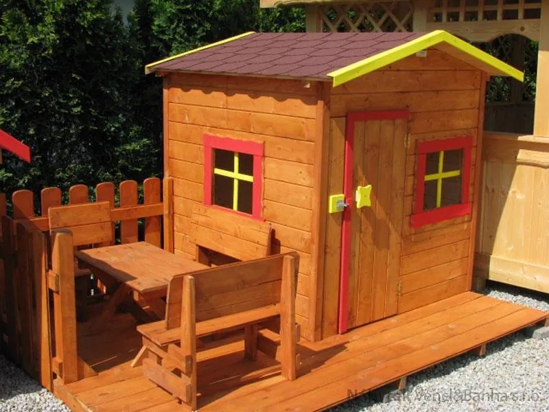 dřevěná zahradní dekorace „Dětský domek“ N7 botodre