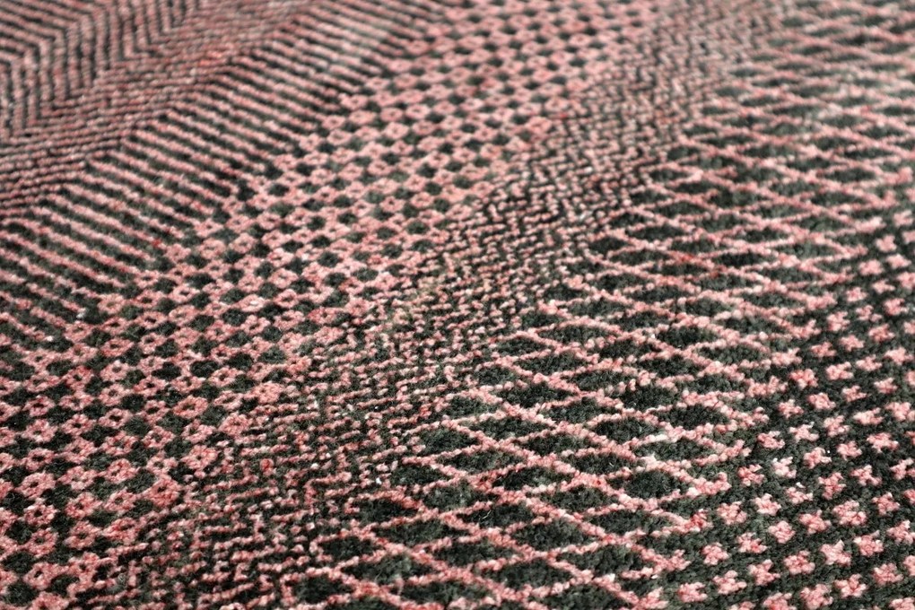 Diamond Carpets India, Ručně vázaný kusový koberec Diamond DC-MCN Black/rust, 140x200, červená, chodba / předsíň