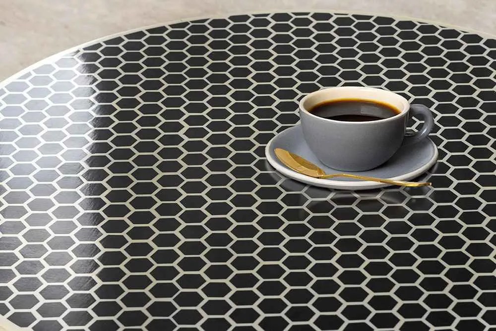Designový konferenční stolek Xinavane 60 cm černo-bílý