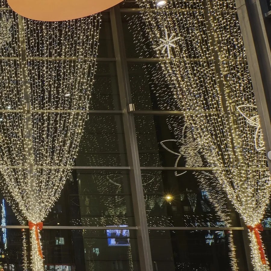 Easy Fix LED světelný závěs interiér, 100 × 700 cm, teple bílá, 600 diod, 10 pramenů, čirý kabel, IP20, prodlužovací