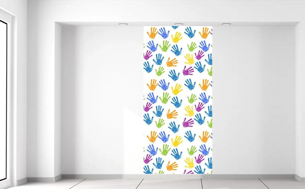 Gario Fototapeta Barevné dětské ručičky Materiál: Vliesová (lepidlo zdarma), Velikost: 95 x 205 cm
