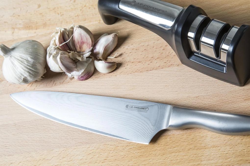 Šéfkuchařův nůž Le Creuset s nerezovým držadlem 15 cm