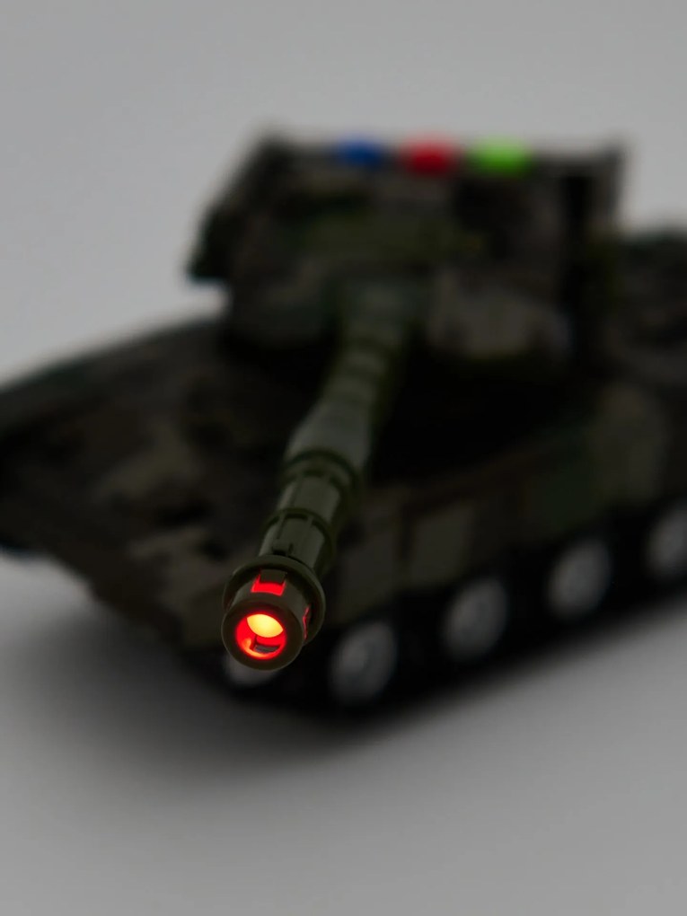 Sinsay - Hračkářský tank se světelnými a zvukovými efekty - zelená