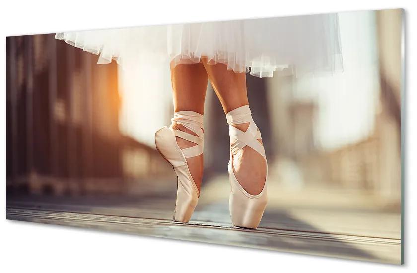 Obraz na skle Bílé baletní boty ženské nohy 120x60 cm